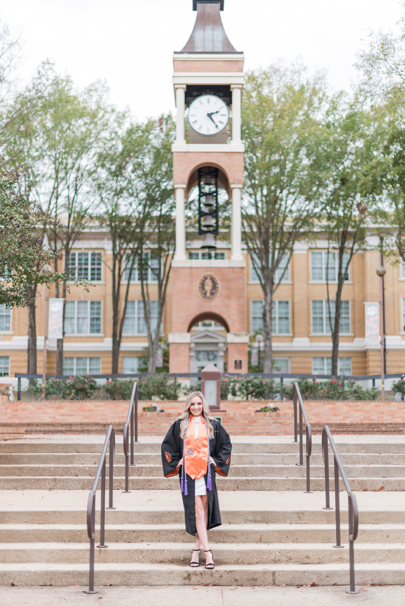RN Senior Photos at Sam Houston State | Paige - miriamvphotography.com