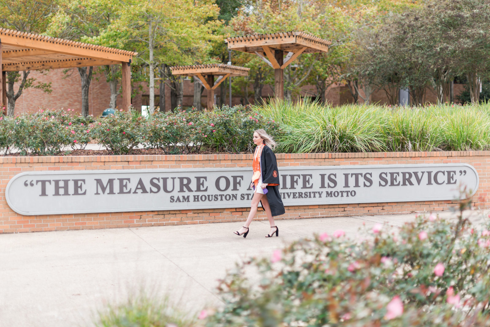 RN Senior Photos at Sam Houston State | Paige - miriamvphotography.com