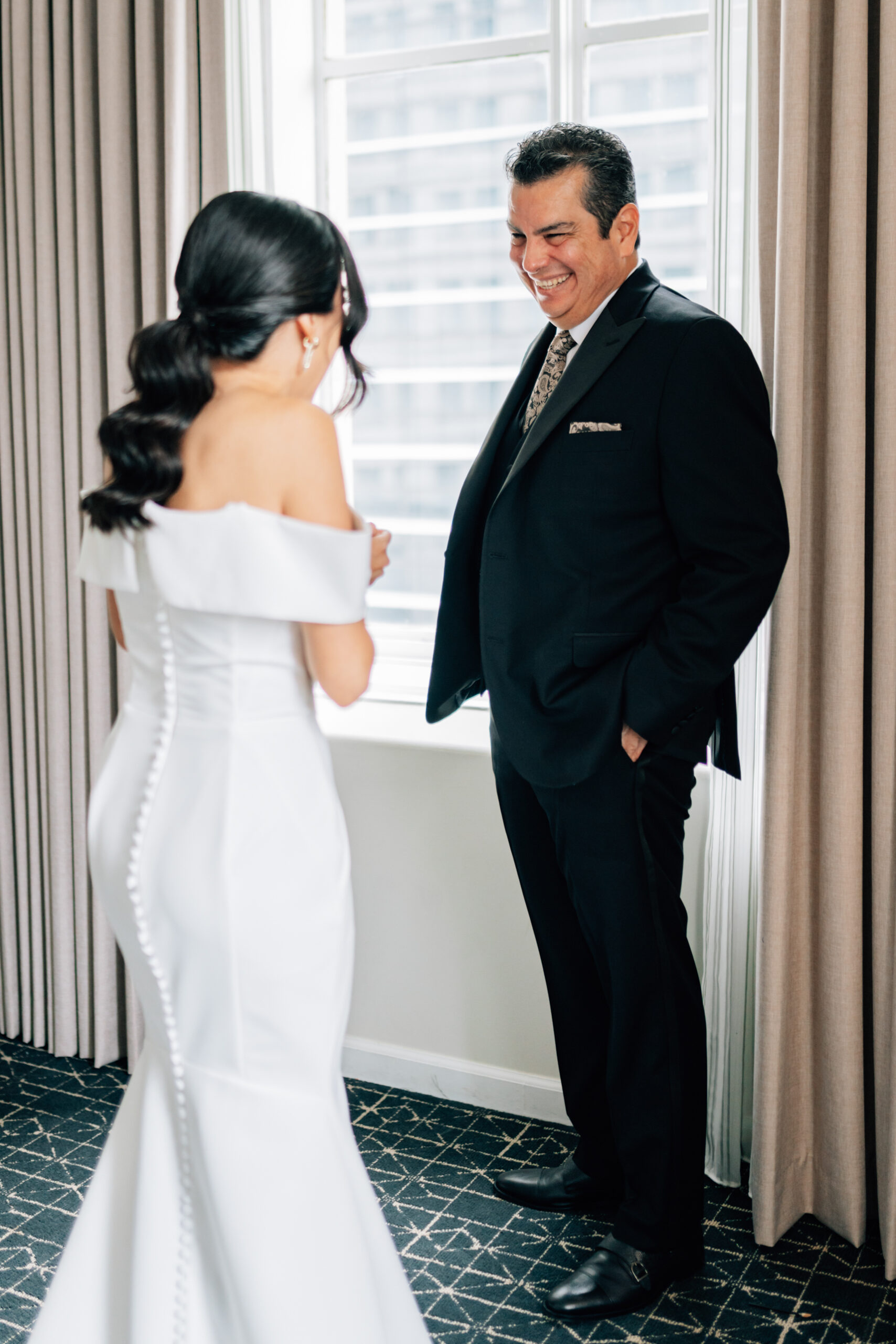 Elegant Downtown Houston Wedding | Miranda & Chris - miriamvphotography.com